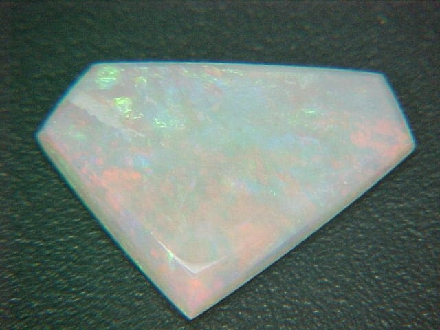 Opal Freeform Shield 10x7.2mm 0.82crts - Gold Crown Jewelry