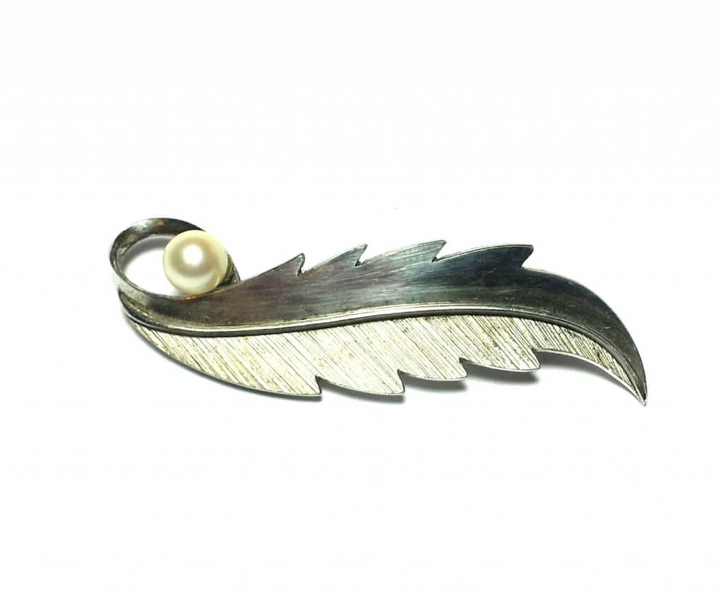 Modern White Pearl Long Feather 925 Silver Pin - Gold Crown Jewelry