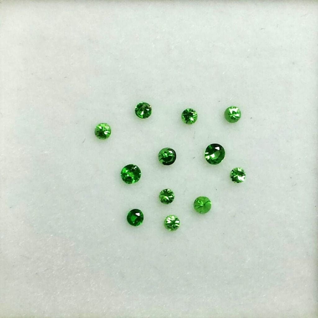 Garnet Tsavorite Round 1.5-2mm (12 Pcs Parcel) - Gold Crown Jewelry