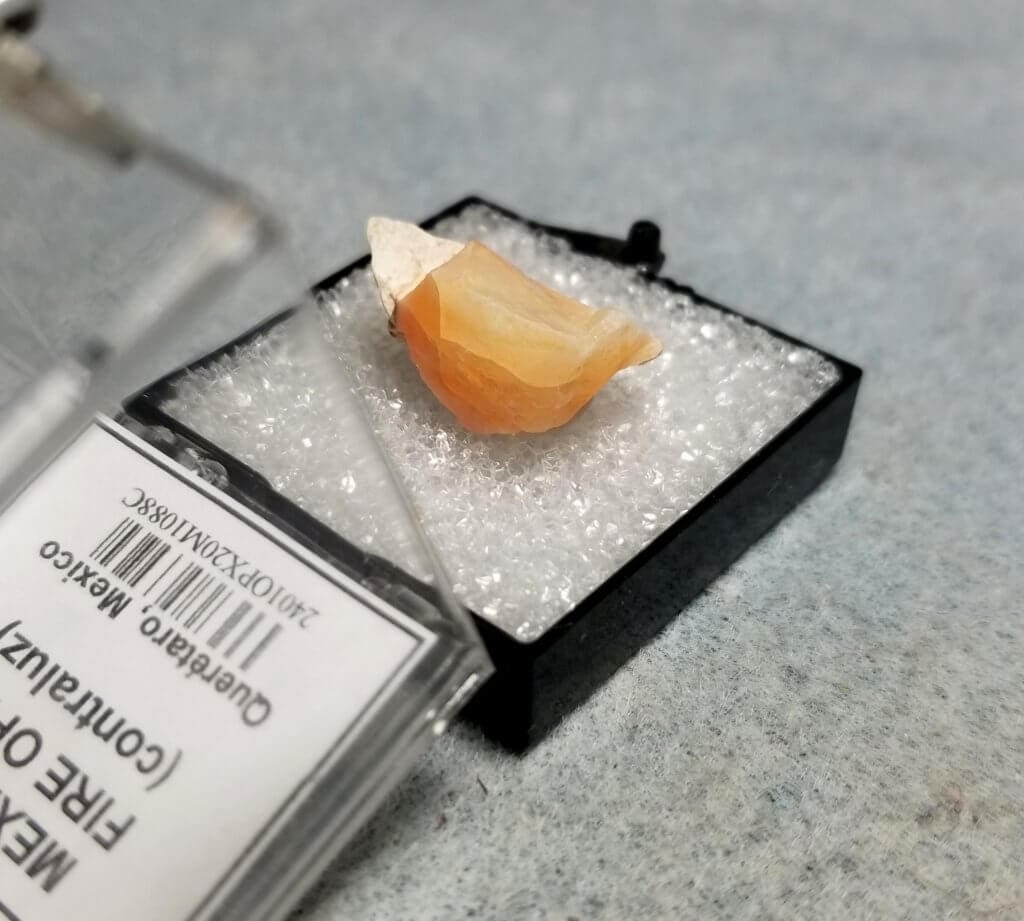 Opal Mexican Contraluz Specimen Thumbnail 20x12mm" 10.88Crts - Gold ...