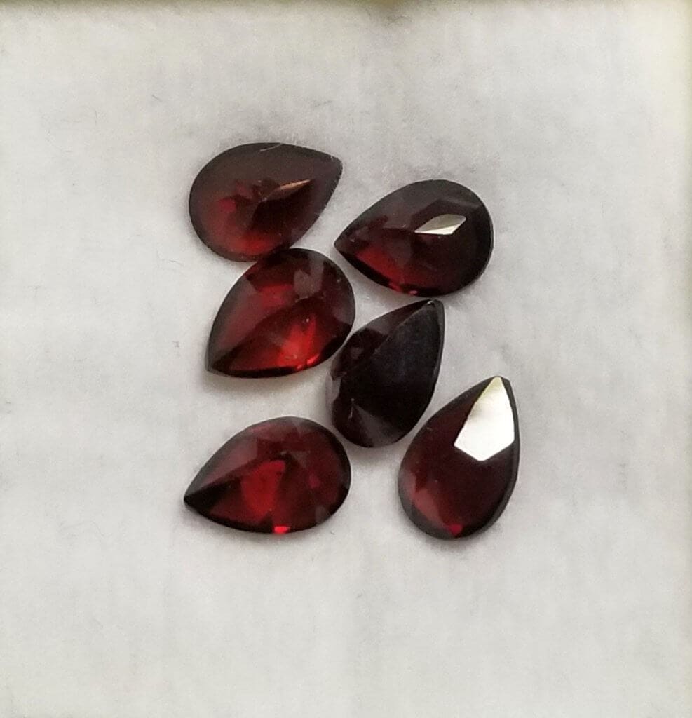 Garnet Pear 7x5mm (6 Pcs) - Gold Crown Jewelry