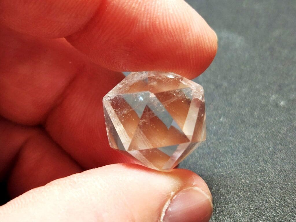 Quartz Clear Faceted 20 Sided Die Icosagon 16.5mm 37.20Crts - Gold ...